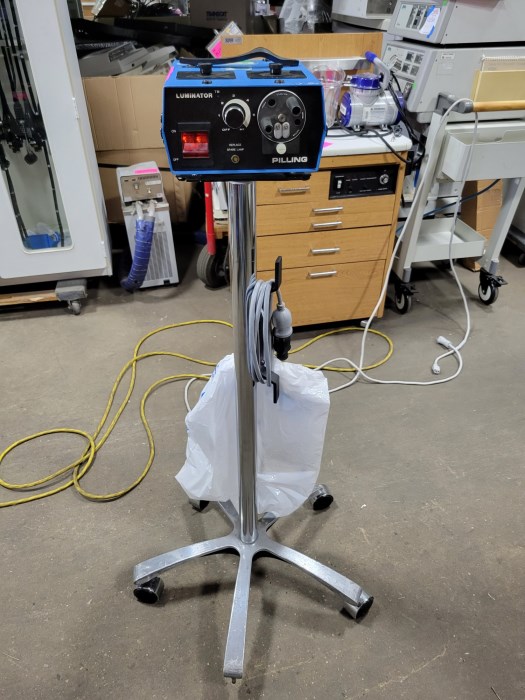 Pilling 52-1211 Luminator Light Source for sale