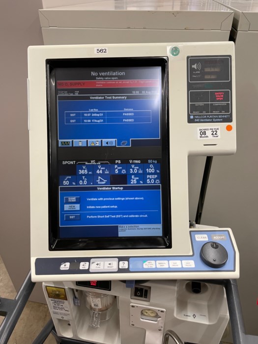 Puritan Bennett 840 Ventilator for sale