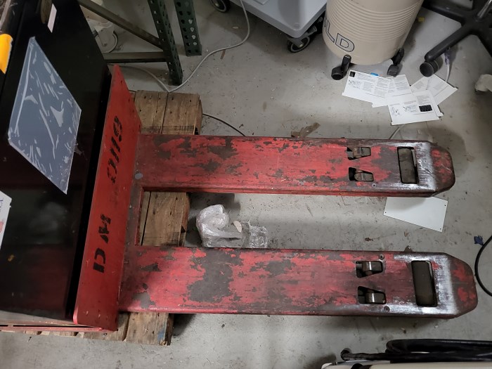 Raymond Power Pallet Jack for sale