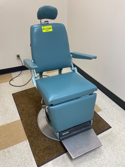 Reliance Model 880 Exam Chair (Powered On At Time of Auction) for sale