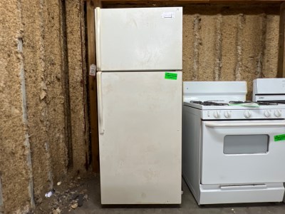 Roper Model: RT18BKXSQOO Refrigerator/Freezer Combo for sale