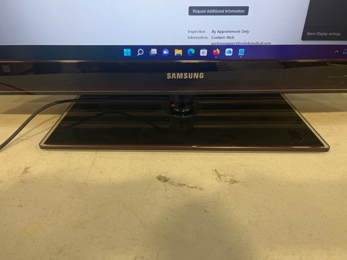 Samsung Model: LN32C550J1F LCD TV's (Lot of 2) for sale