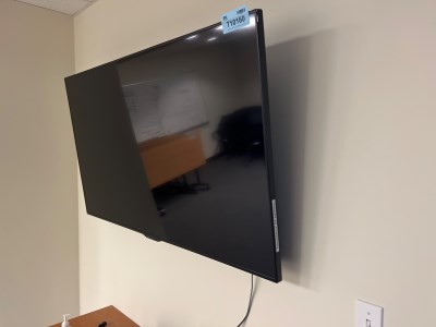 Sharp flat screen tV for sale