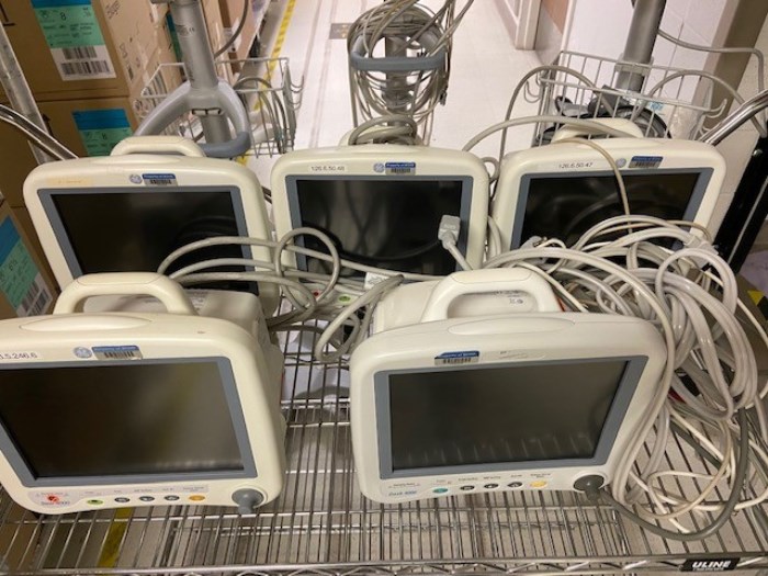 Siemens DCA Vantage Analyzer & GE Dash Monitors (8) for sale