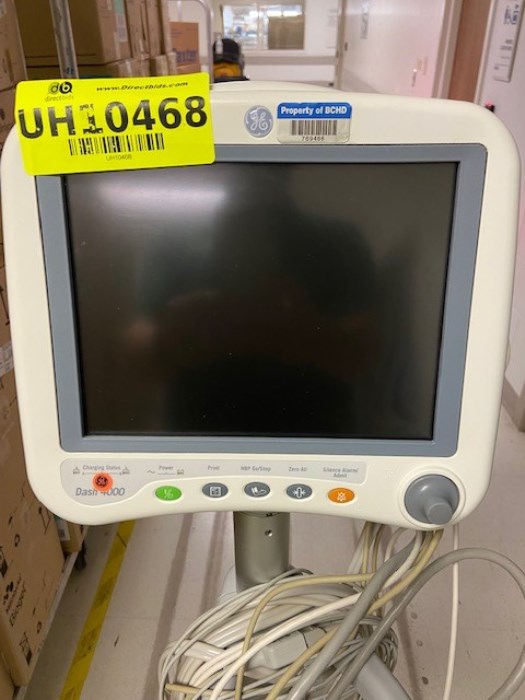 Siemens DCA Vantage Analyzer & GE Dash Monitors (8) for sale