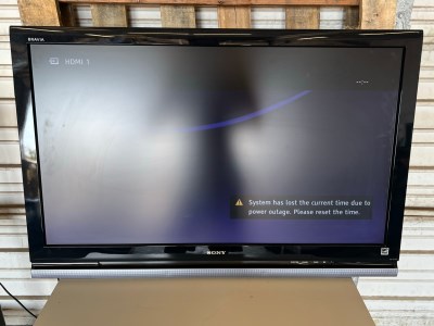 Sony Model: KDL-42V4100 LCD Digital Color TV w/ Remote for sale