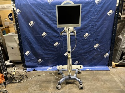 Stryker Navigation System II Camera w/ Rolling Mounted Stryker Monitor ...