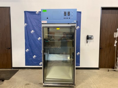 Thermo Scientific 3940 Large Capacity Environmental Chamber for sale