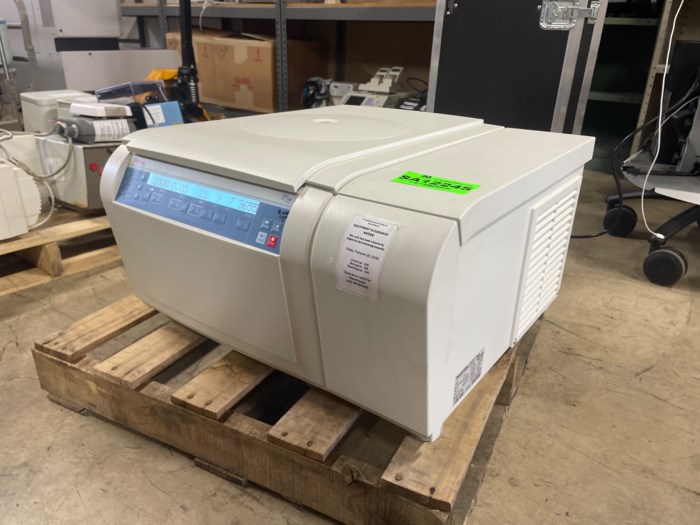 Thermo Scientific Sorvall ST 16R Tabletop Centrifuge for sale