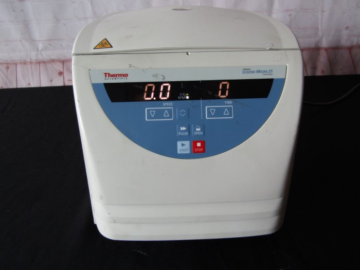Thermo Sorvall Legend Micro 21 Refrigerated Centrifuge W/ Rotor for sale