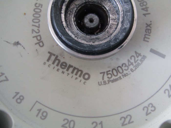 Thermo Sorvall Legend Micro 21 Refrigerated Centrifuge W/ Rotor for sale