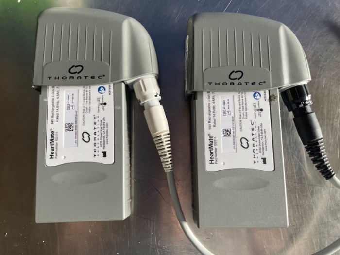 Thoratec HeartMate II Heart Pump Module w/ (6) Rechargeable Batteries ...