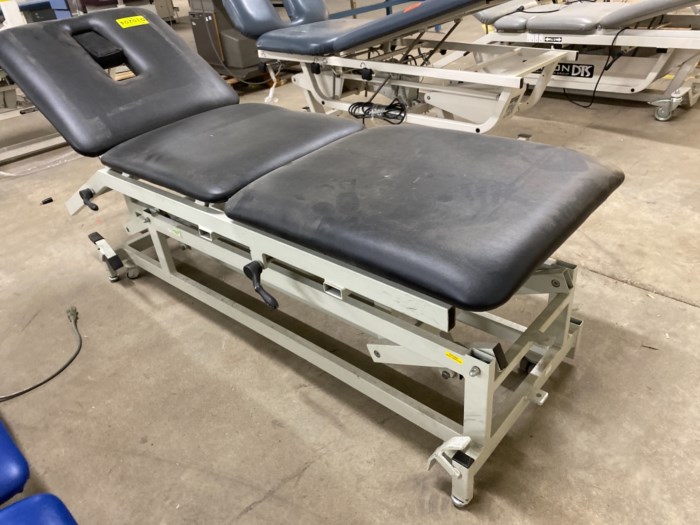 Three section Physical Therapy Hi Lo Treatment Table by Chattanooga ...