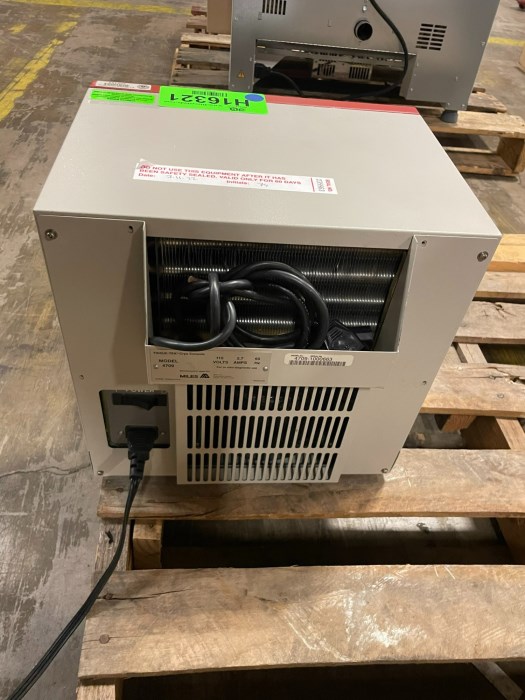 Tissue-Tek Cryo Console Model 4709 With Supplies *Powers on at time of ...