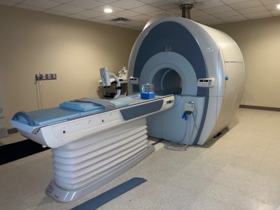 Toshiba Excelart VANTAGE Model MRT-1503, MRI (de-installation available ...