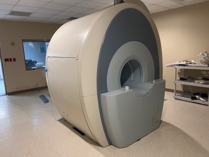 Toshiba Excelart VANTAGE Model MRT-1503, MRI (de-installation available ...