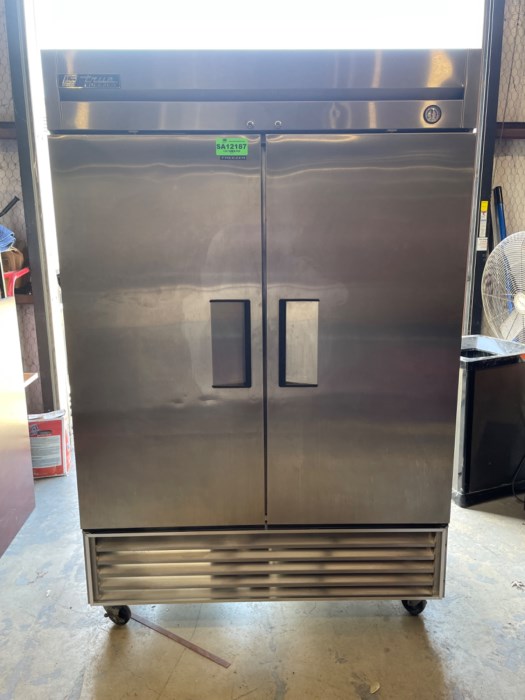 True Freezer Model: T-49F Commercial Two Door Upright Freezer for sale