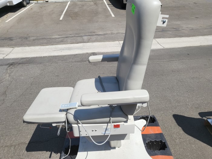 UMF 5016 Omni-ID Flex Exam Chair (2014) for sale