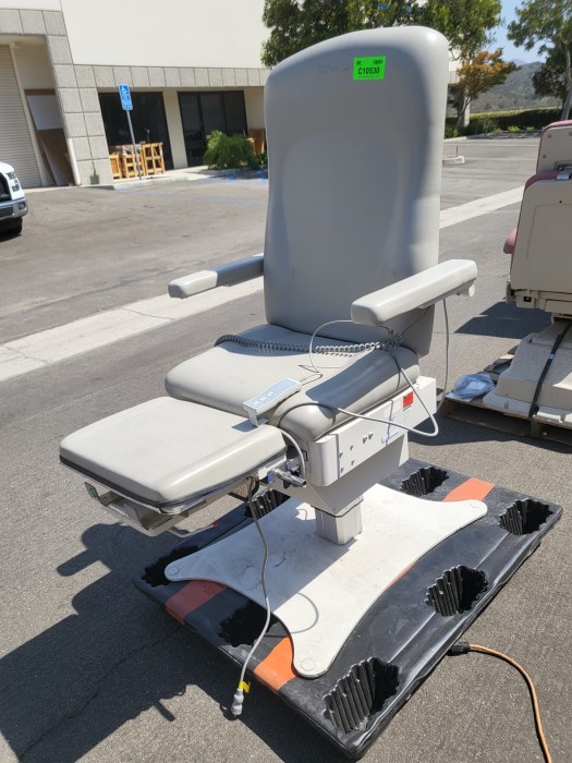 UMF 5016 Omni-ID Flex Exam Chair (2014) for sale