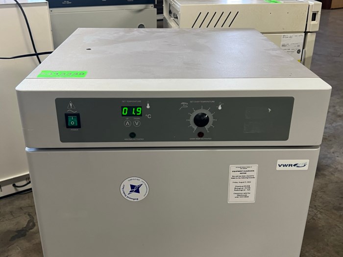 VWR Model: 1545 Incubator for sale