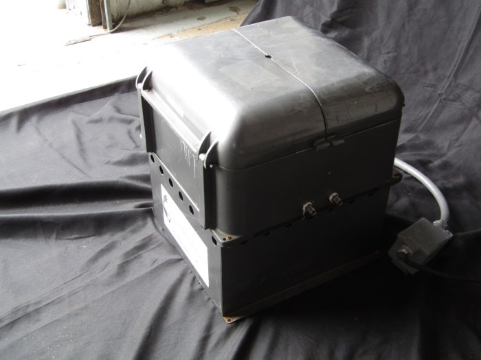 W. L. Walker Co. 18028 Model 100 Mark II 4-Place Short Cone Centrifuge ...