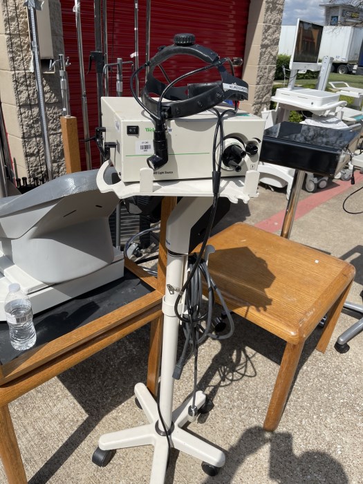 WELCH ALLYN XENON 300 LIGHT SOURCE AND CART for sale