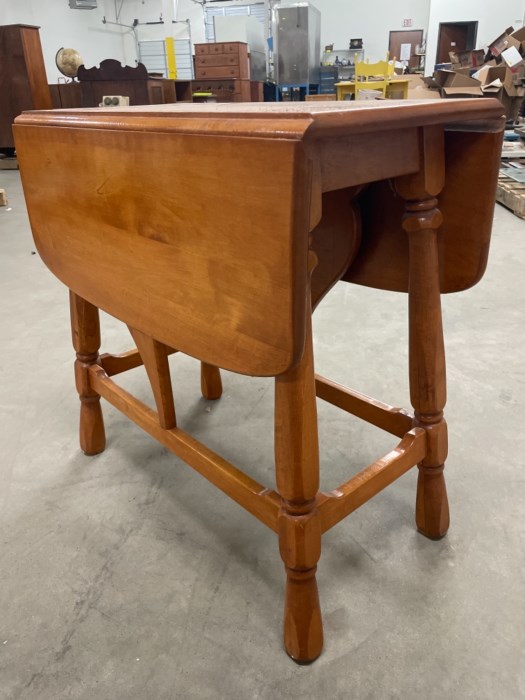 Wooden Two-Wing Epandable Side Table for sale